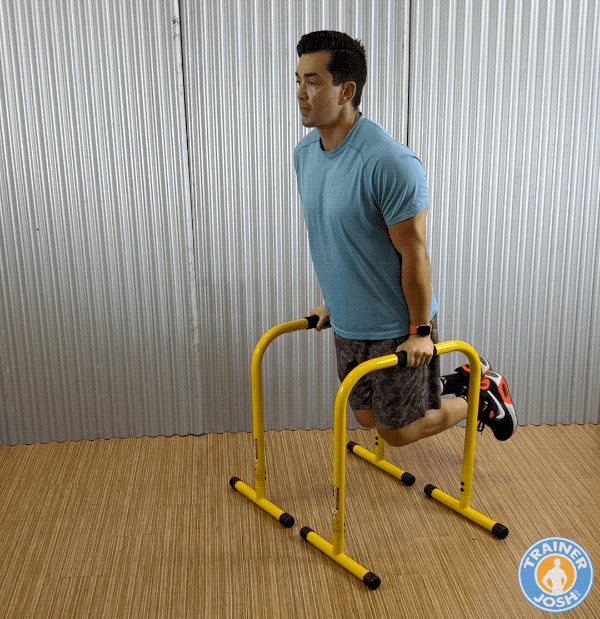 10 Best Bodyweight Tricep Exercises (At-Home Workout Plan)